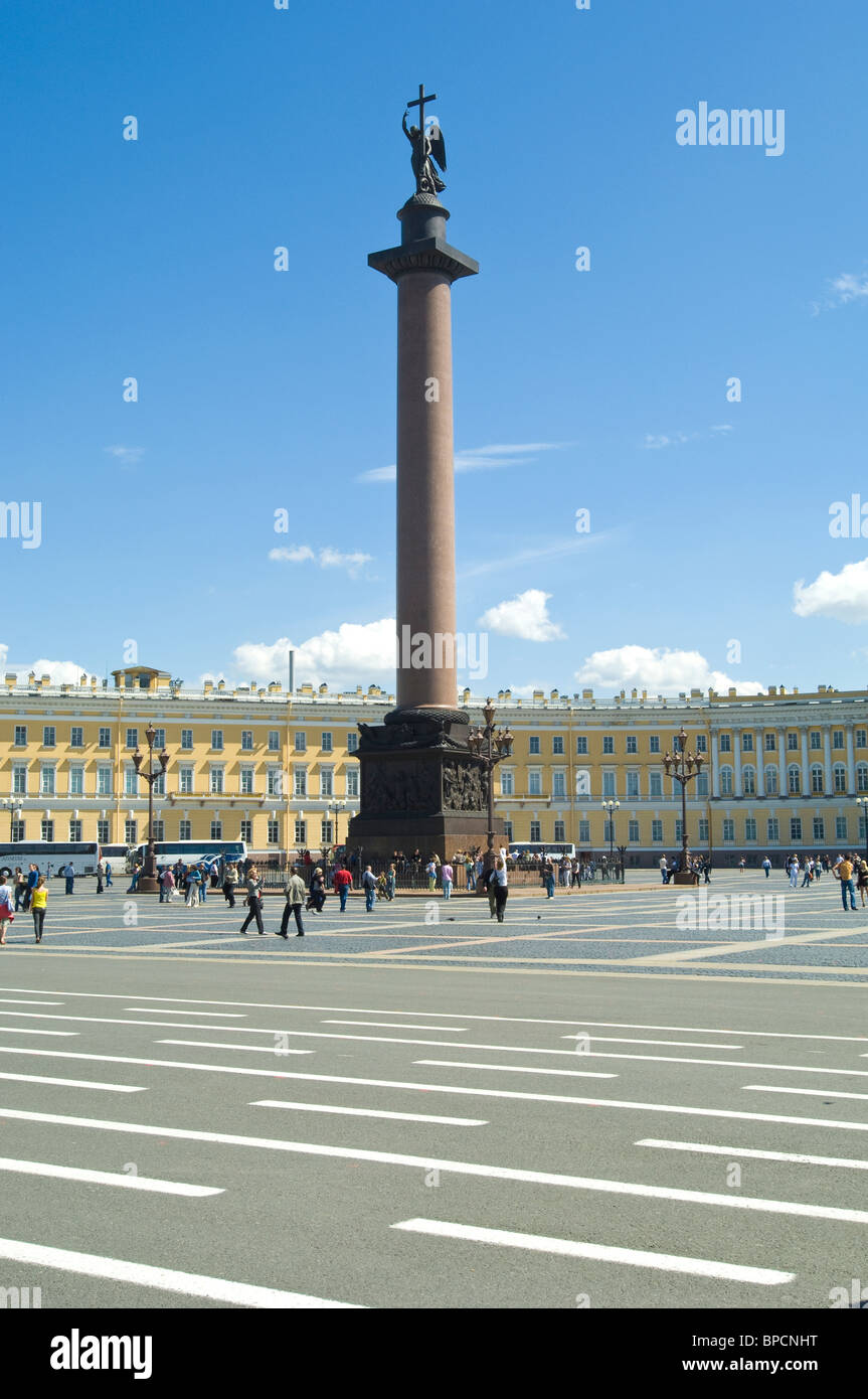 The Alexander Column and General Staff Building in Palace Square, St ...