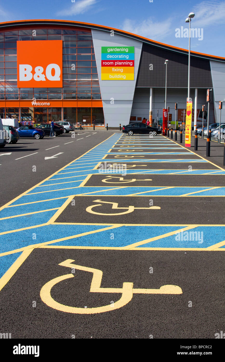 Disabled parking bays spaces hi-res stock photography and images - Alamy