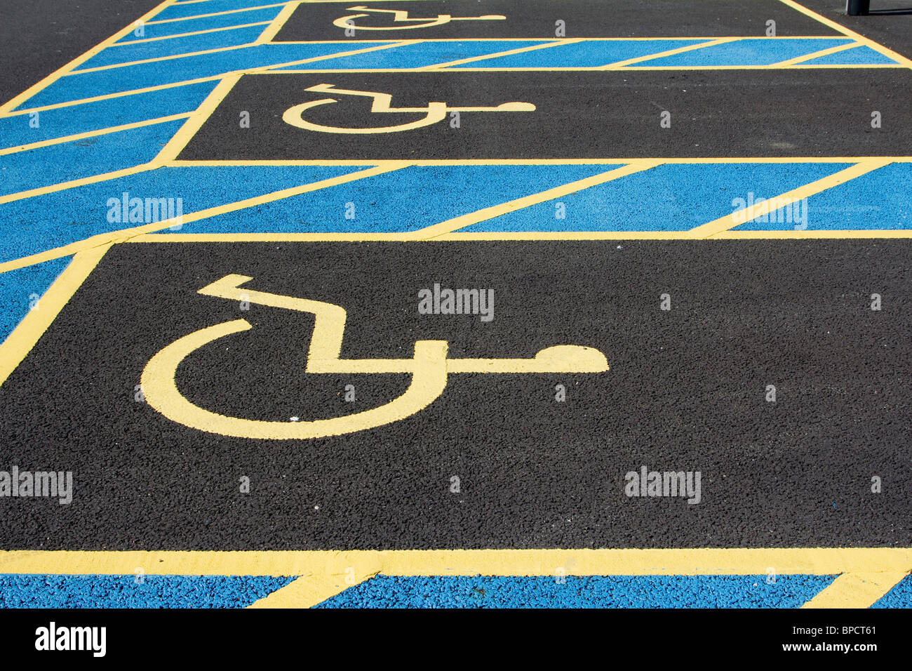 Disabled parking spaces hi-res stock photography and images - Alamy