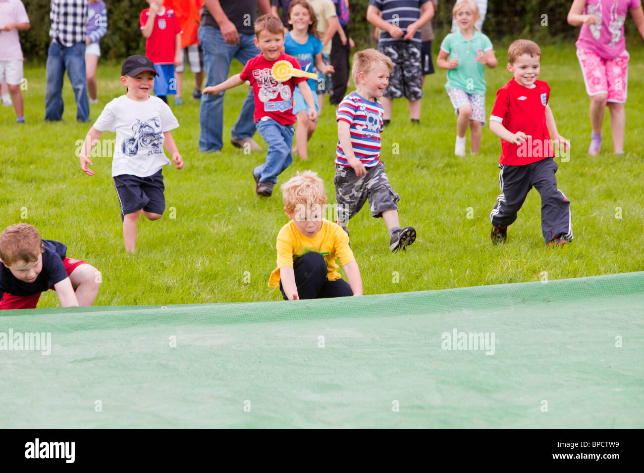 Obstacle course children hi-res stock photography and images - Alamy