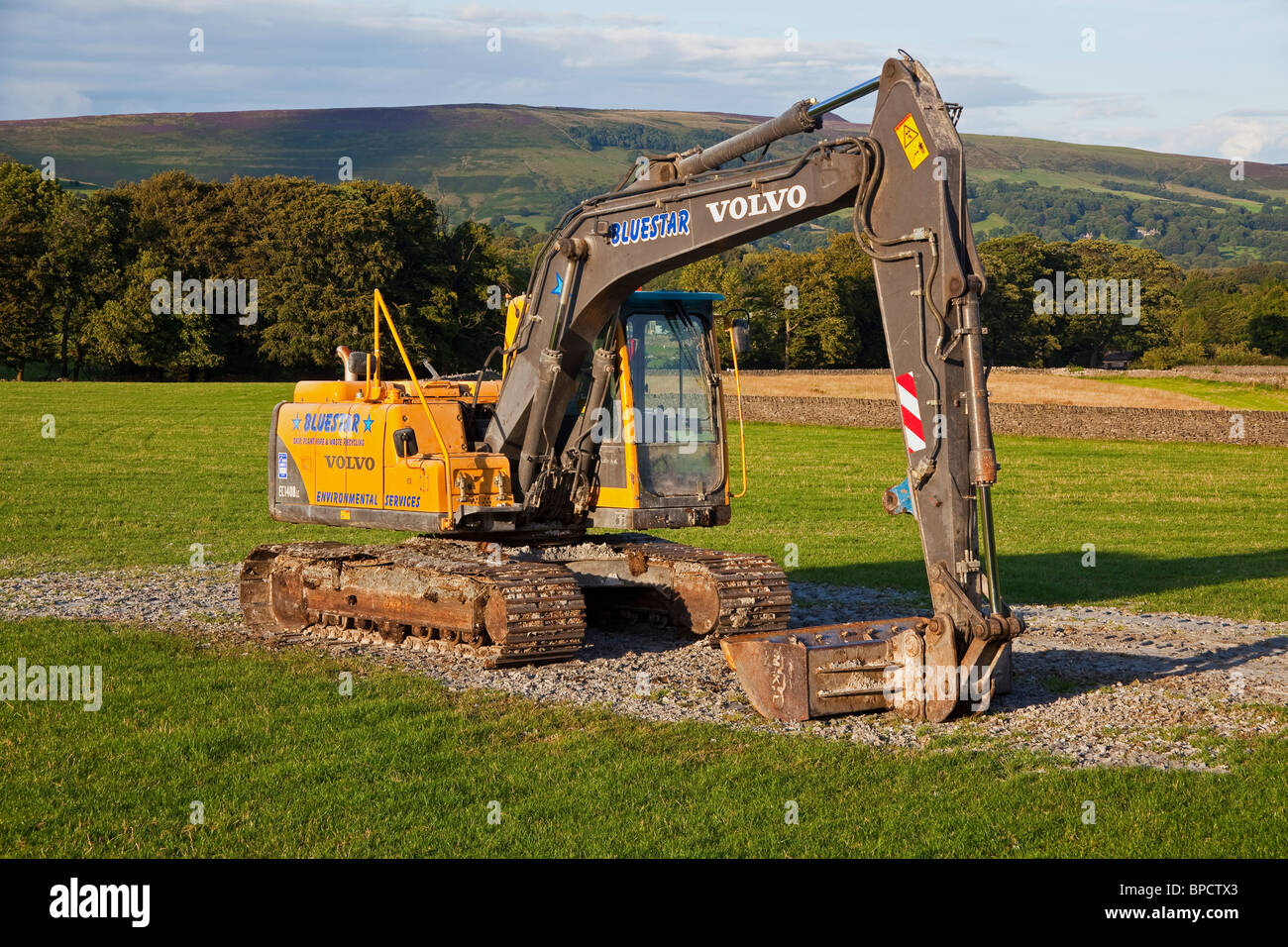 Digger tracks hi-res stock photography and images - Alamy