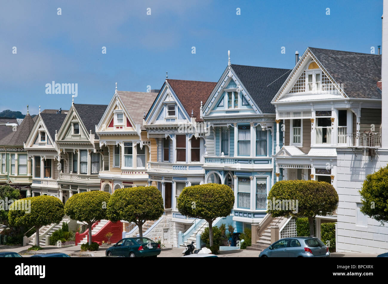 PAINTED LADIES or POSTCARD ROW houses, Alamo Square, Steiner Street ...