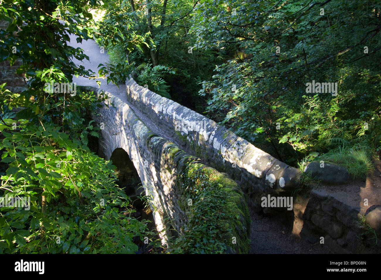 stone arch packhorse bridge river grindsbrook edale derbyshire peak ...