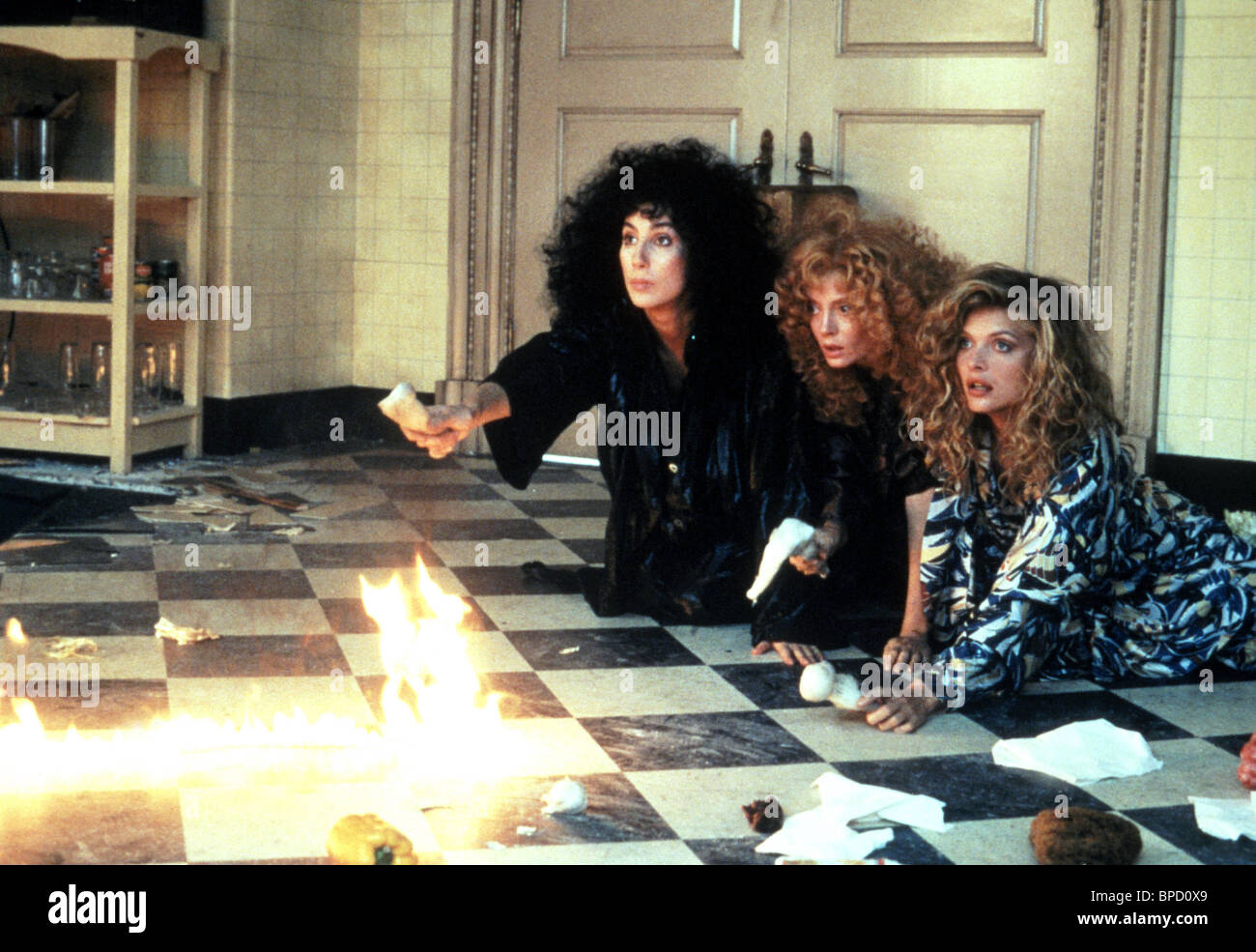 Michelle Pfeiffer Witches Eastwick 1987 High Resolution Stock Photography and Images - Alamy