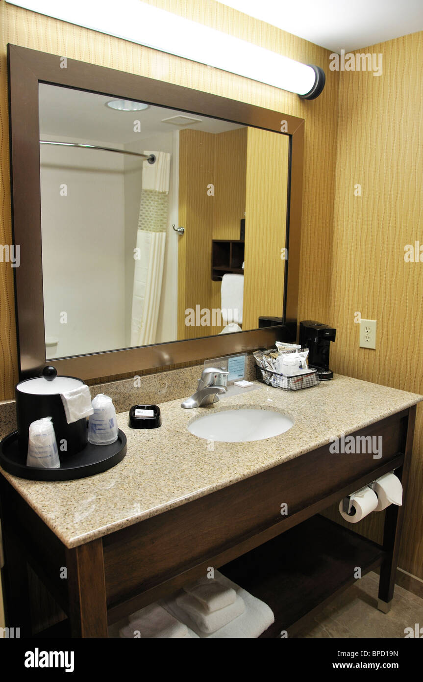 Hampton Inn hotel bathroom Stock Photo - Alamy