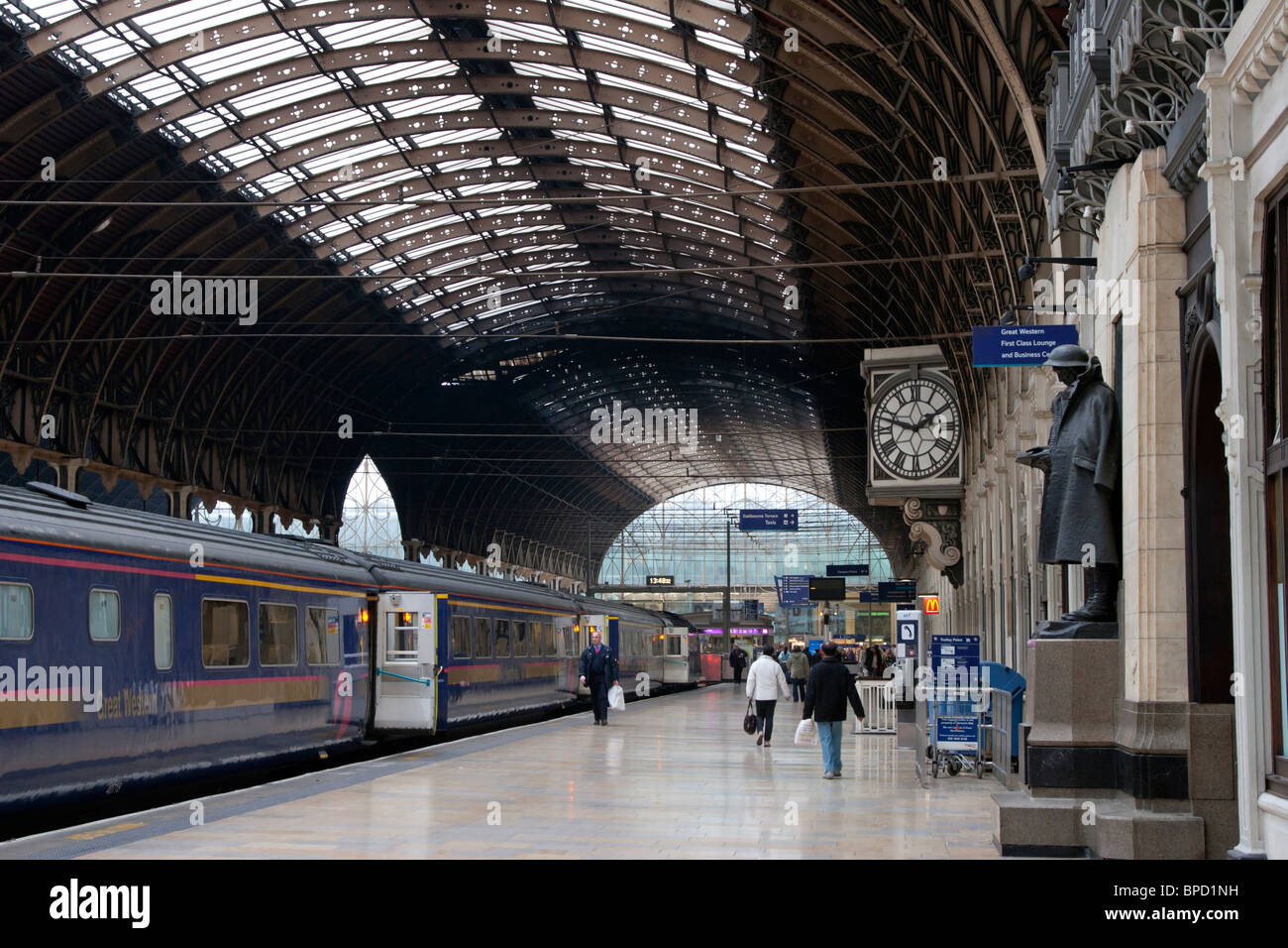 Paddington clock hi-res stock photography and images - Alamy