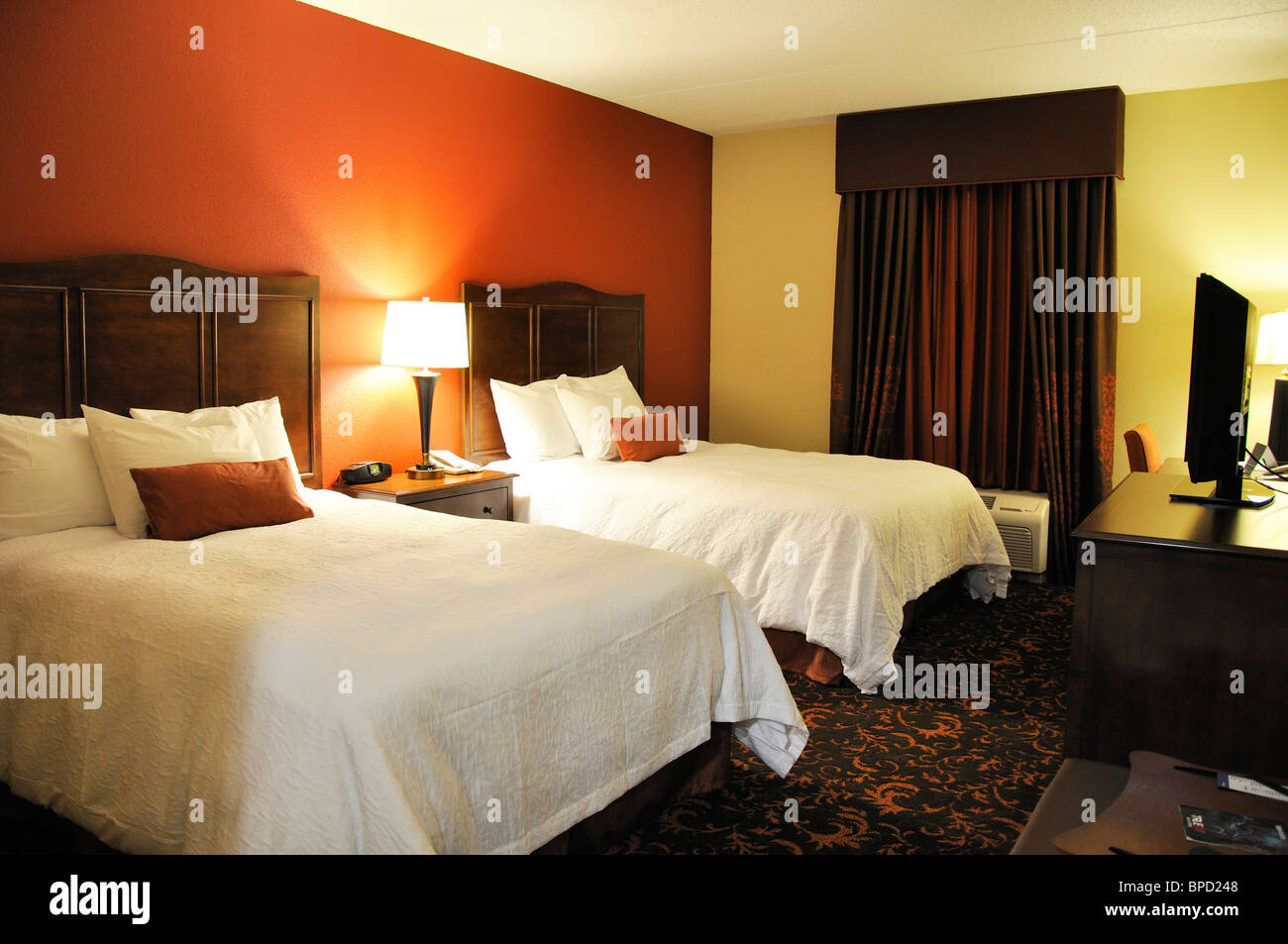 Hampton Inn hotel room, USA Stock Photo - Alamy