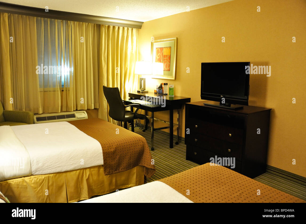 Holiday Inn hotel room, USA Stock Photo - Alamy