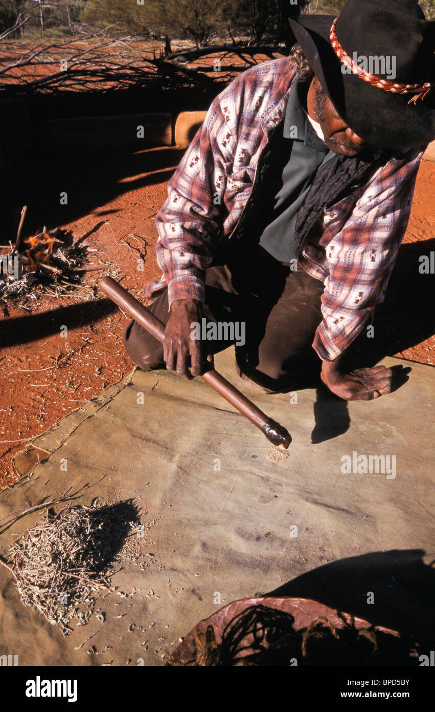 Bush glue hi-res stock photography and images - Alamy