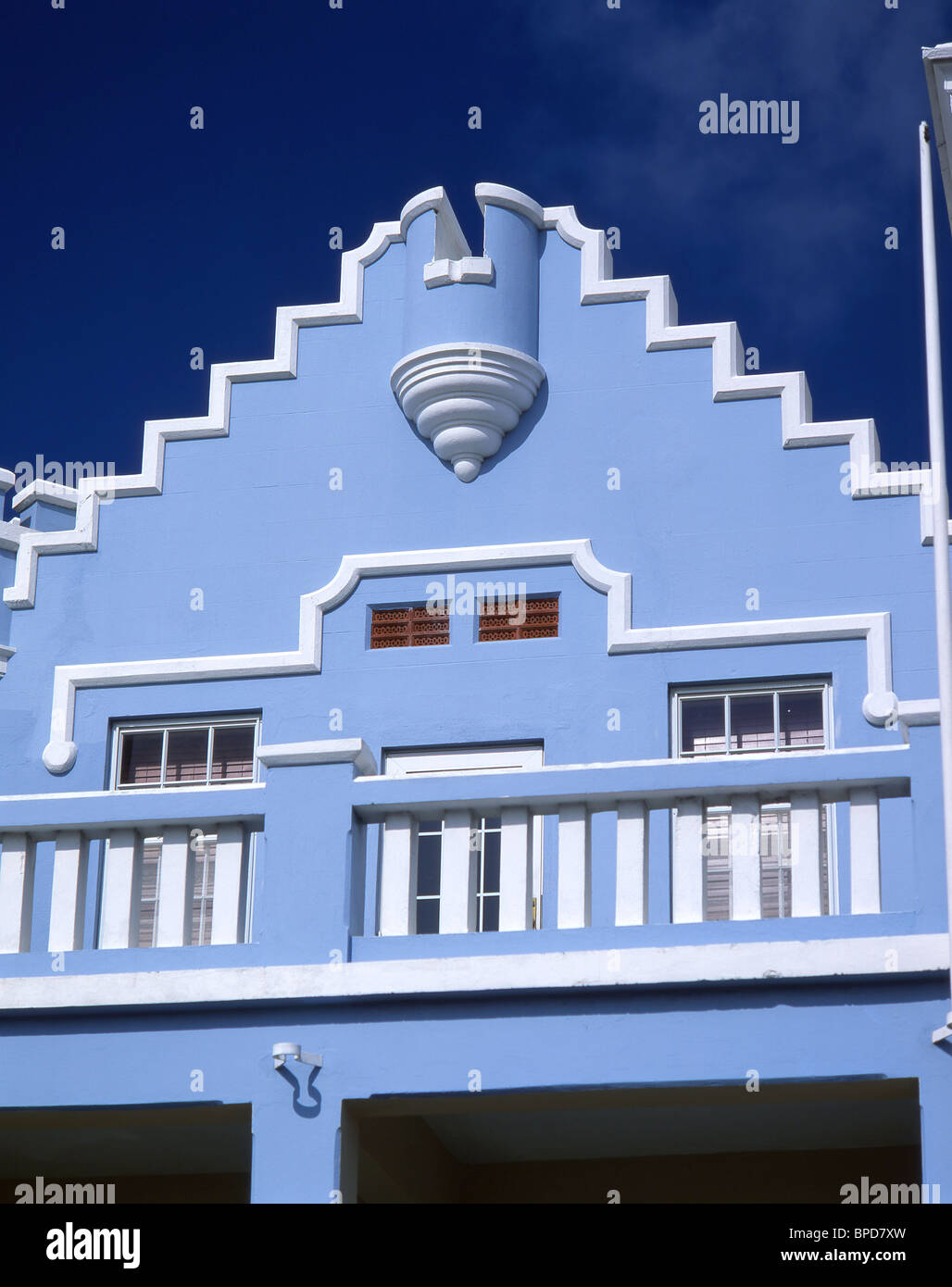 Pastel bermuda building hi-res stock photography and images - Alamy