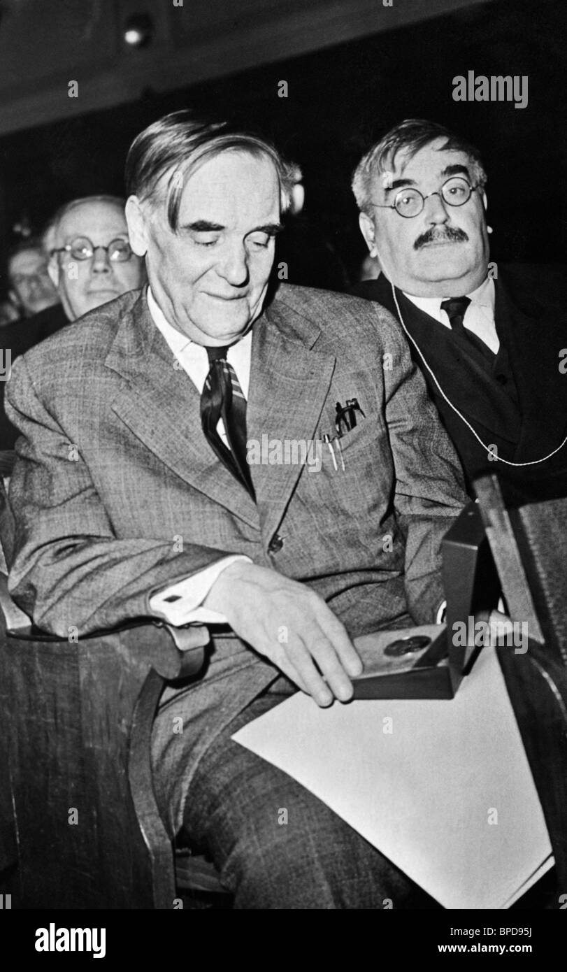 Soviet Physicist Pyotr Kapitsa Black and White Stock Photos & Images ...