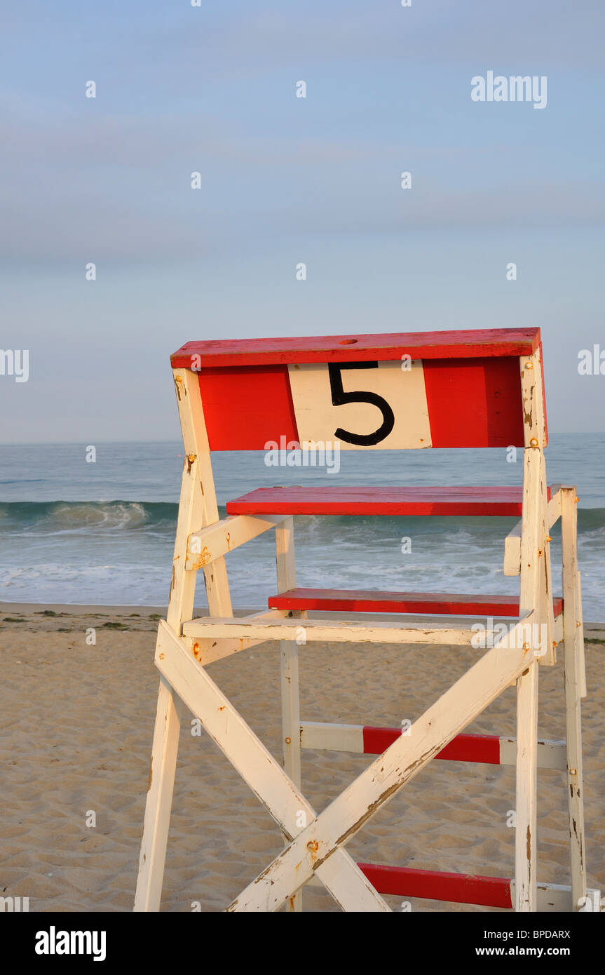 Lifeguards chair hi-res stock photography and images - Alamy