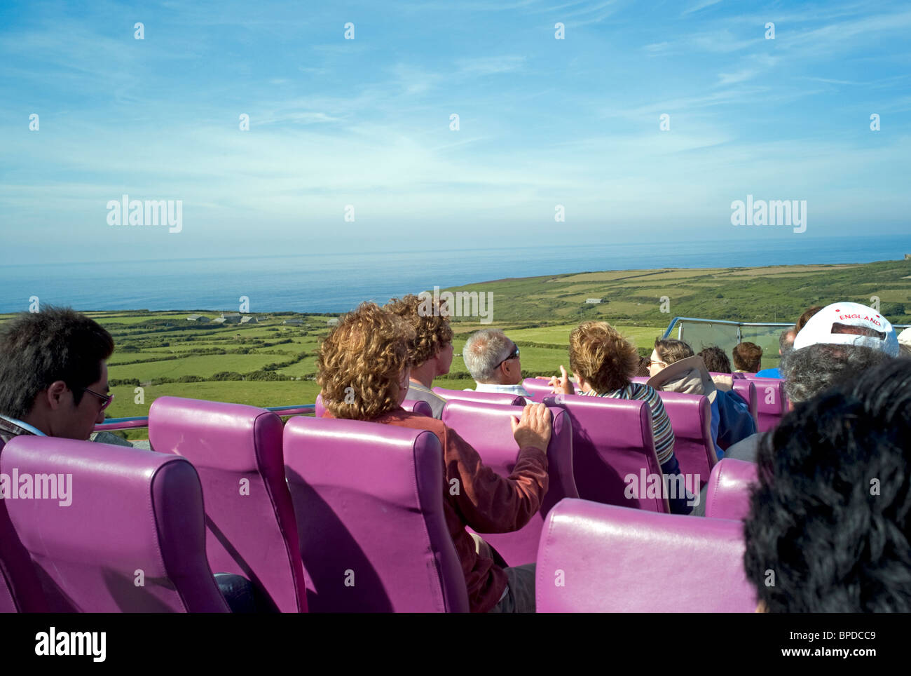 Purple bus hi-res stock photography and images - Alamy