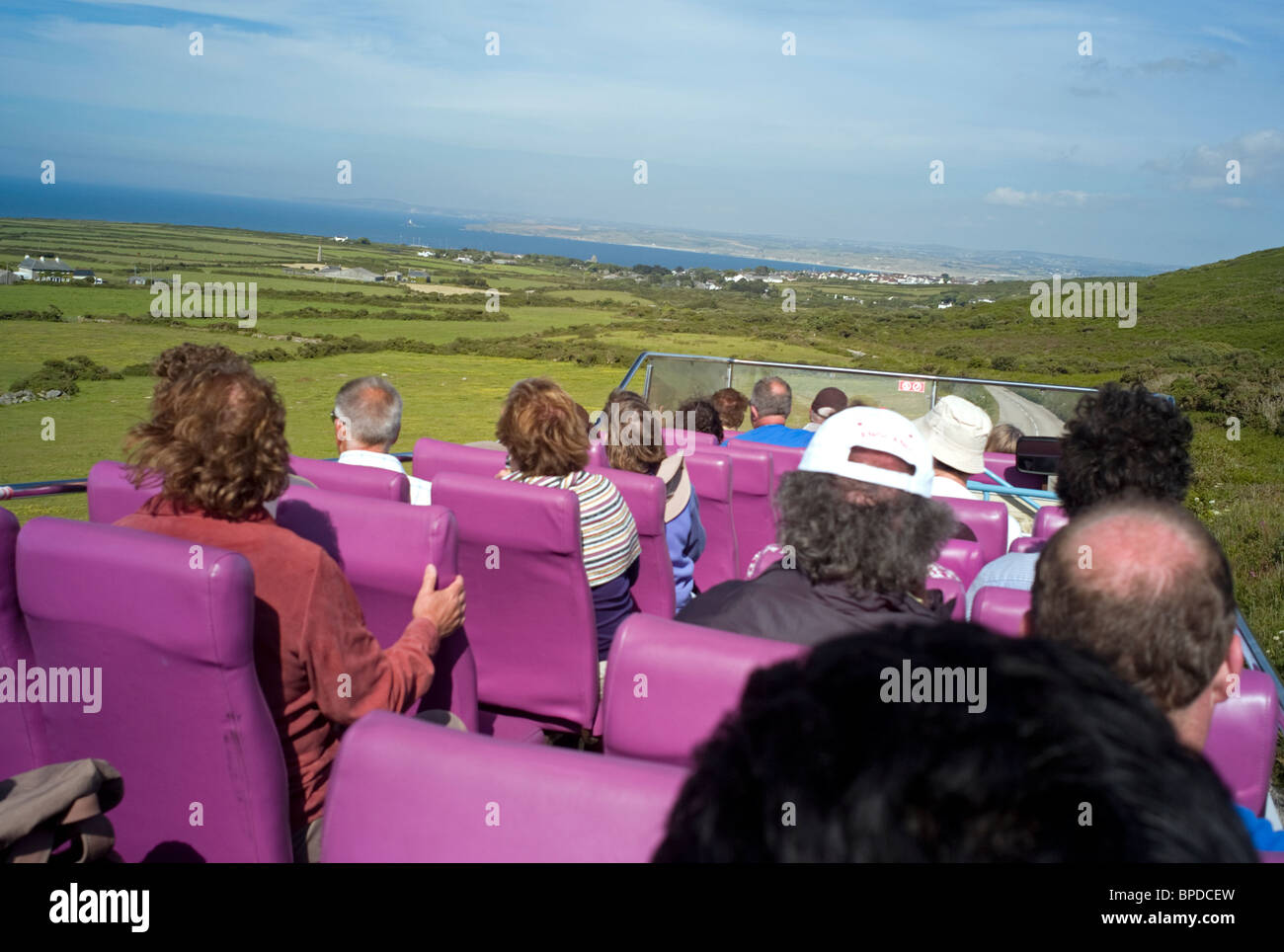 Open top bus hi-res stock photography and images - Alamy