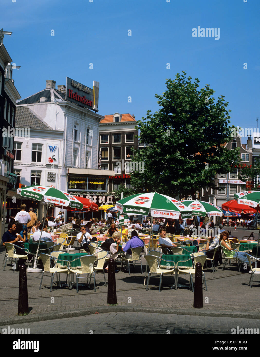 Open air cafes bars hi-res stock photography and images - Alamy