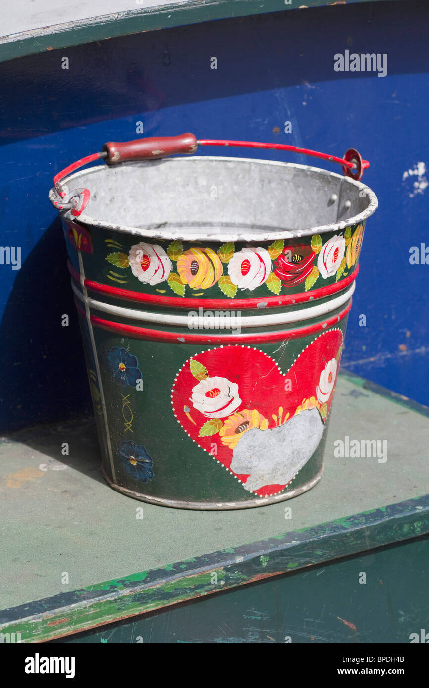 bucket on narrow boat on canal Stock Photo - Alamy