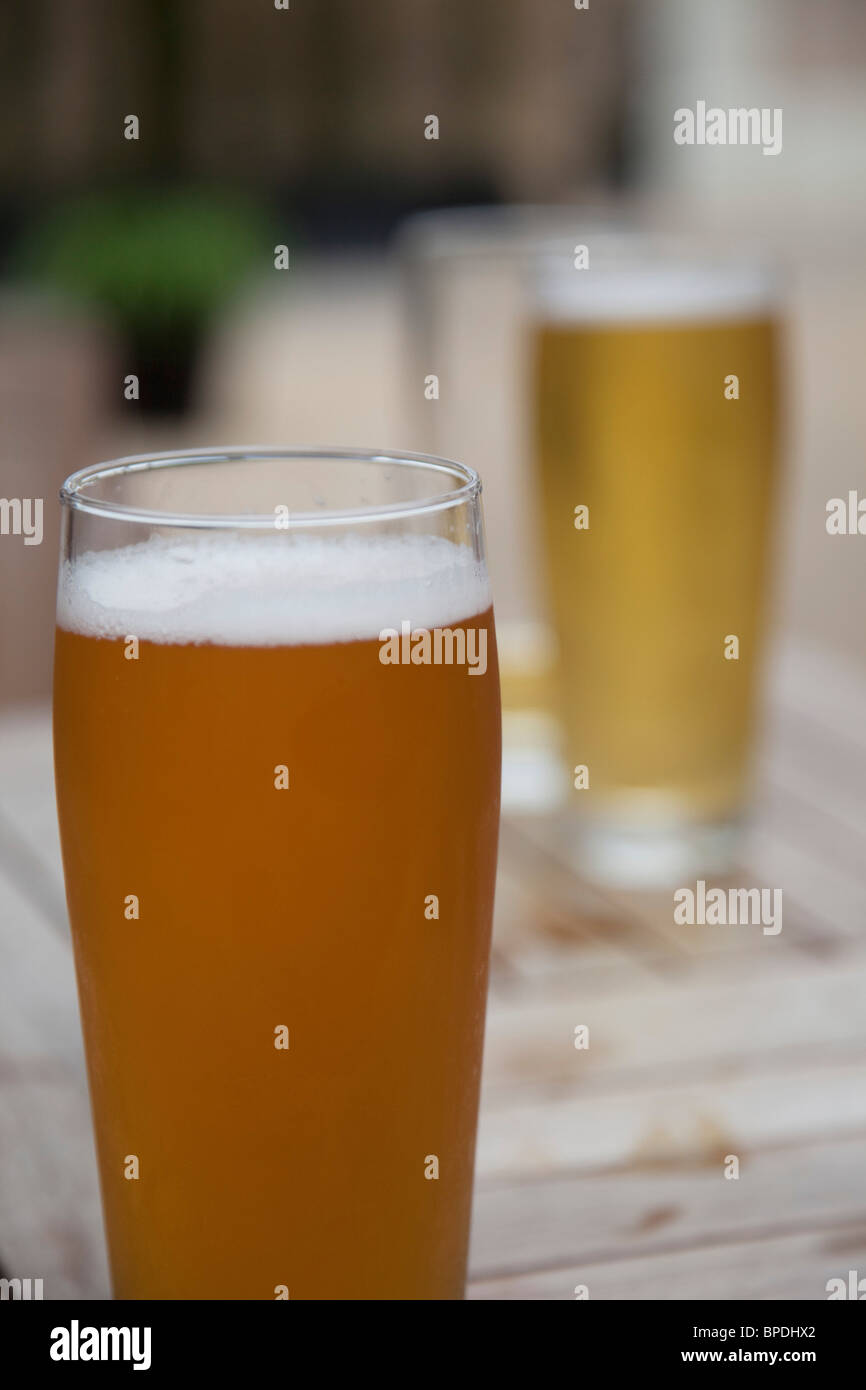 Two pints hi-res stock photography and images - Alamy