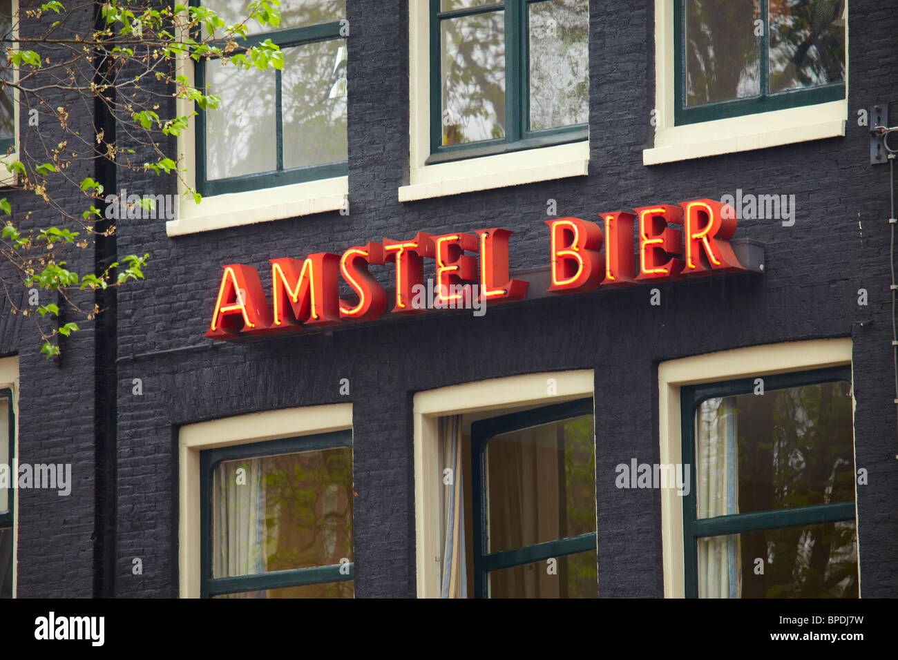 Beer signs hi-res stock photography and images - Alamy