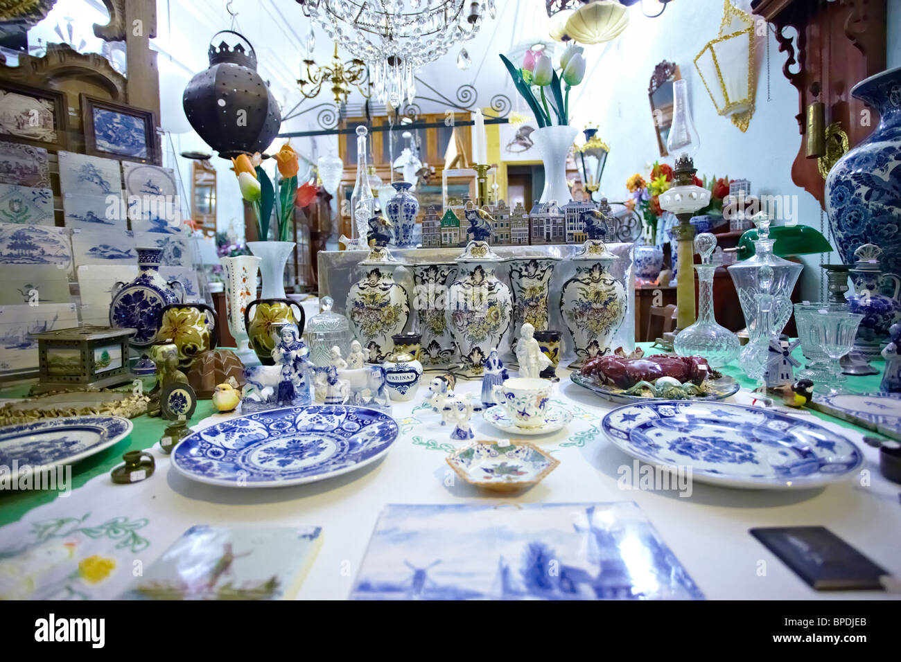 Delft ware hi-res stock photography and images - Alamy