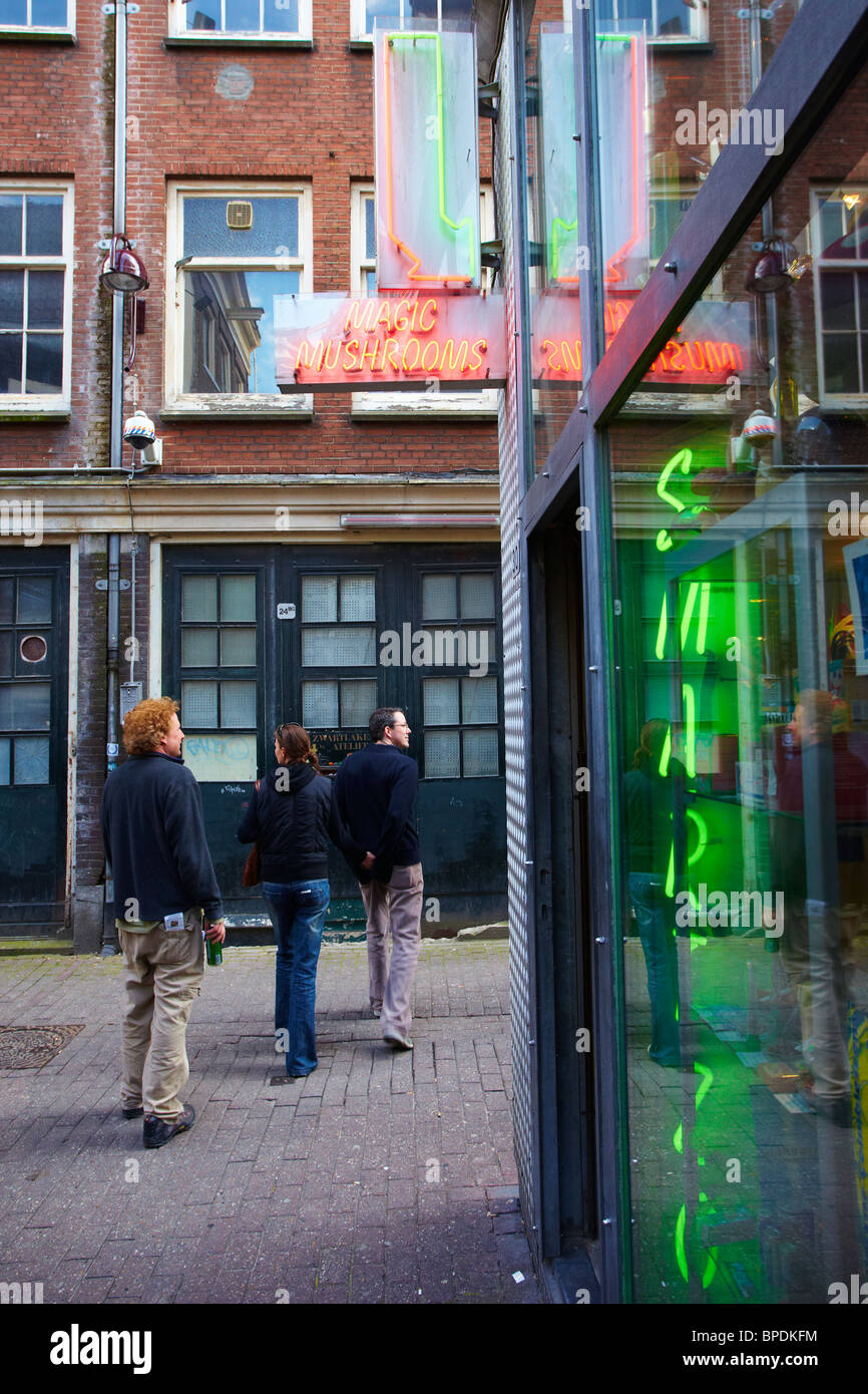 Amsterdam red light district windows hi-res stock photography and ...