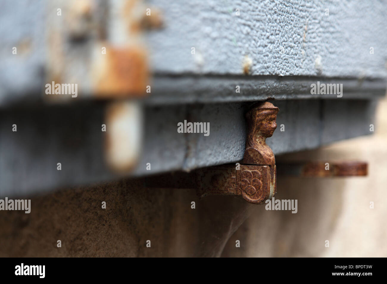 French shutter catch hi-res stock photography and images - Alamy