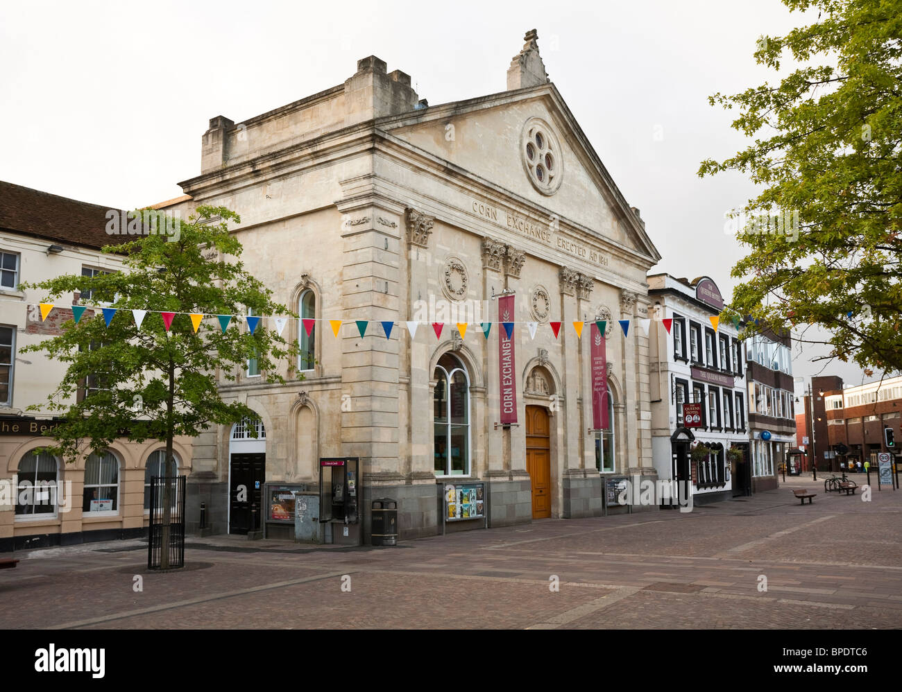 Newbury, berkshire town centre hi-res stock photography and images - Alamy