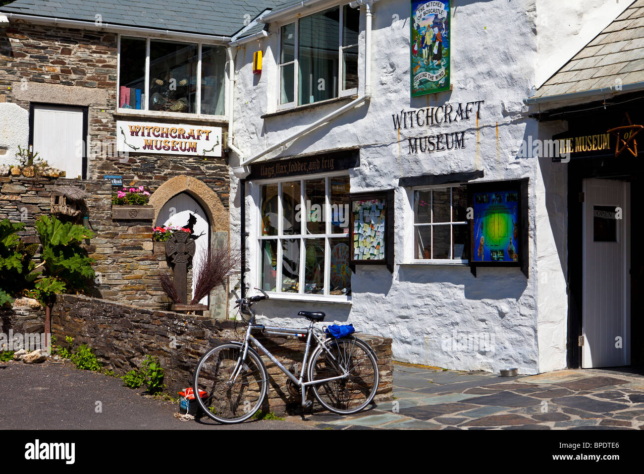 The museum of witchcraft boscastle hi-res stock photography and images ...