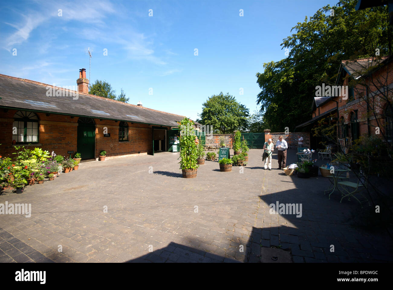Lord and lady iliffe hi-res stock photography and images - Alamy