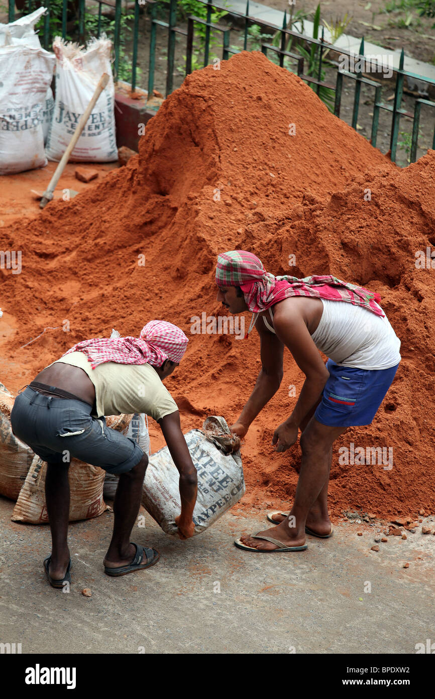 Construction labours hi-res stock photography and images - Alamy