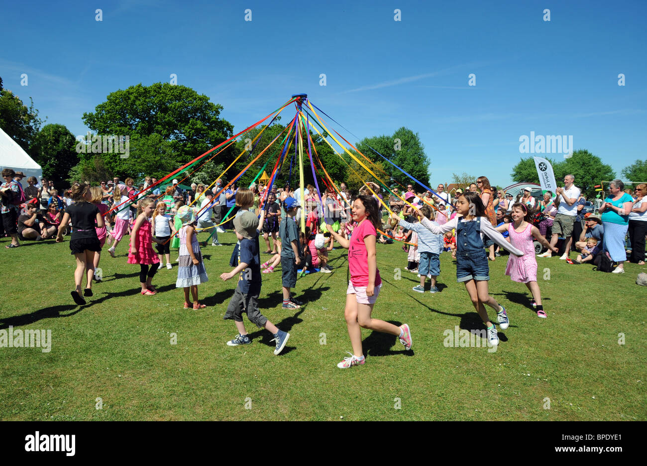 Maypole hi-res stock photography and images - Alamy