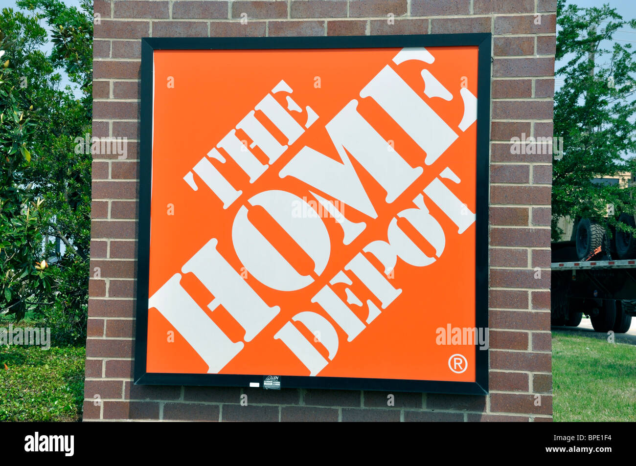 Home Depot sign Stock Photo - Alamy