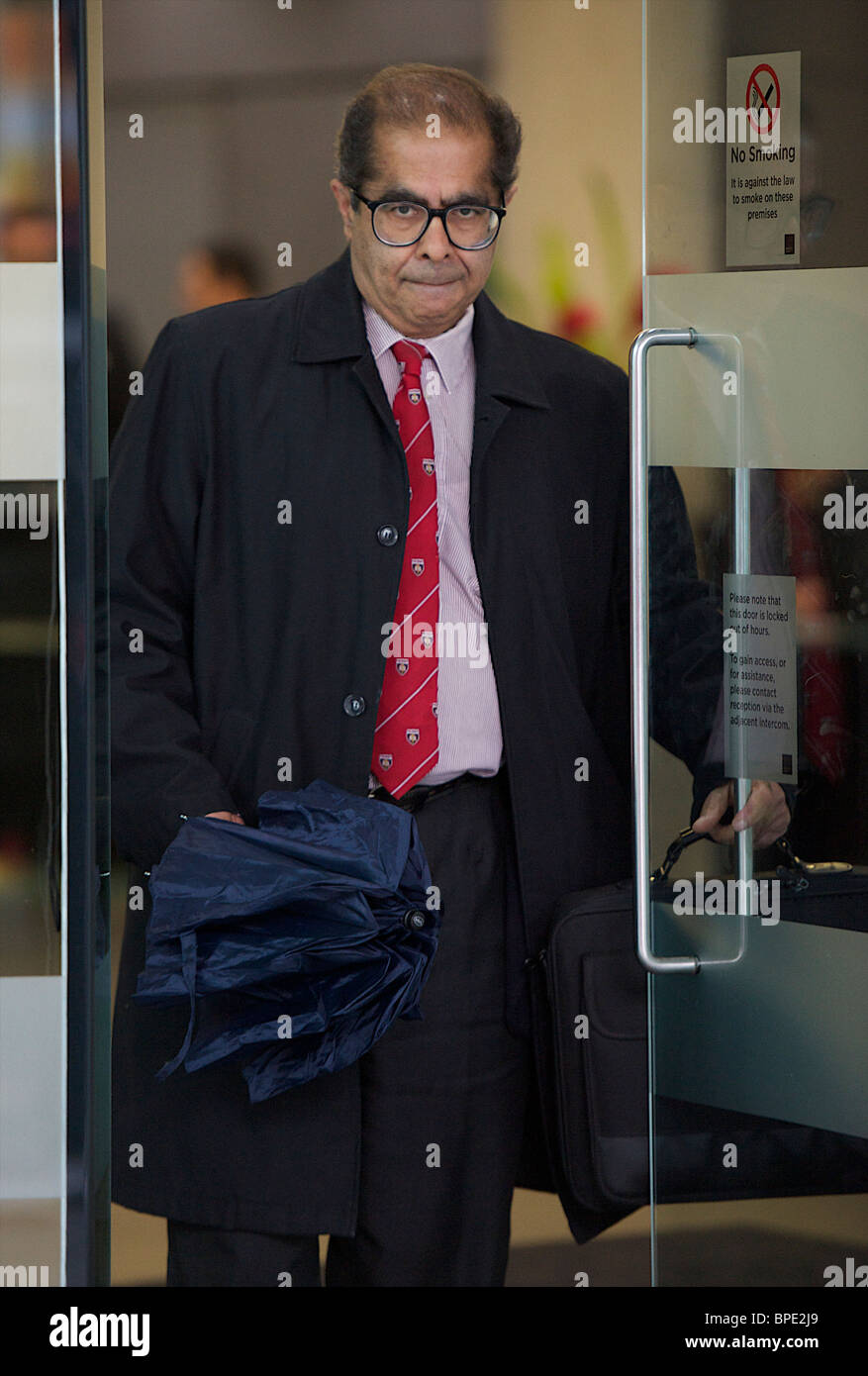 Dr Freddy Patel leaving the GMC (General Medical Council Stock Photo ...