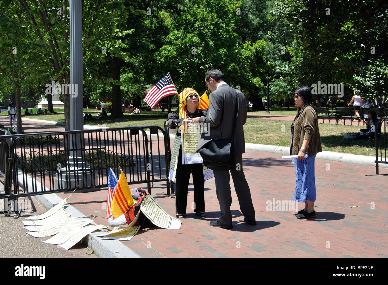 Protesters in front of White House, Washington DC, USA Stock Photo - Alamy
