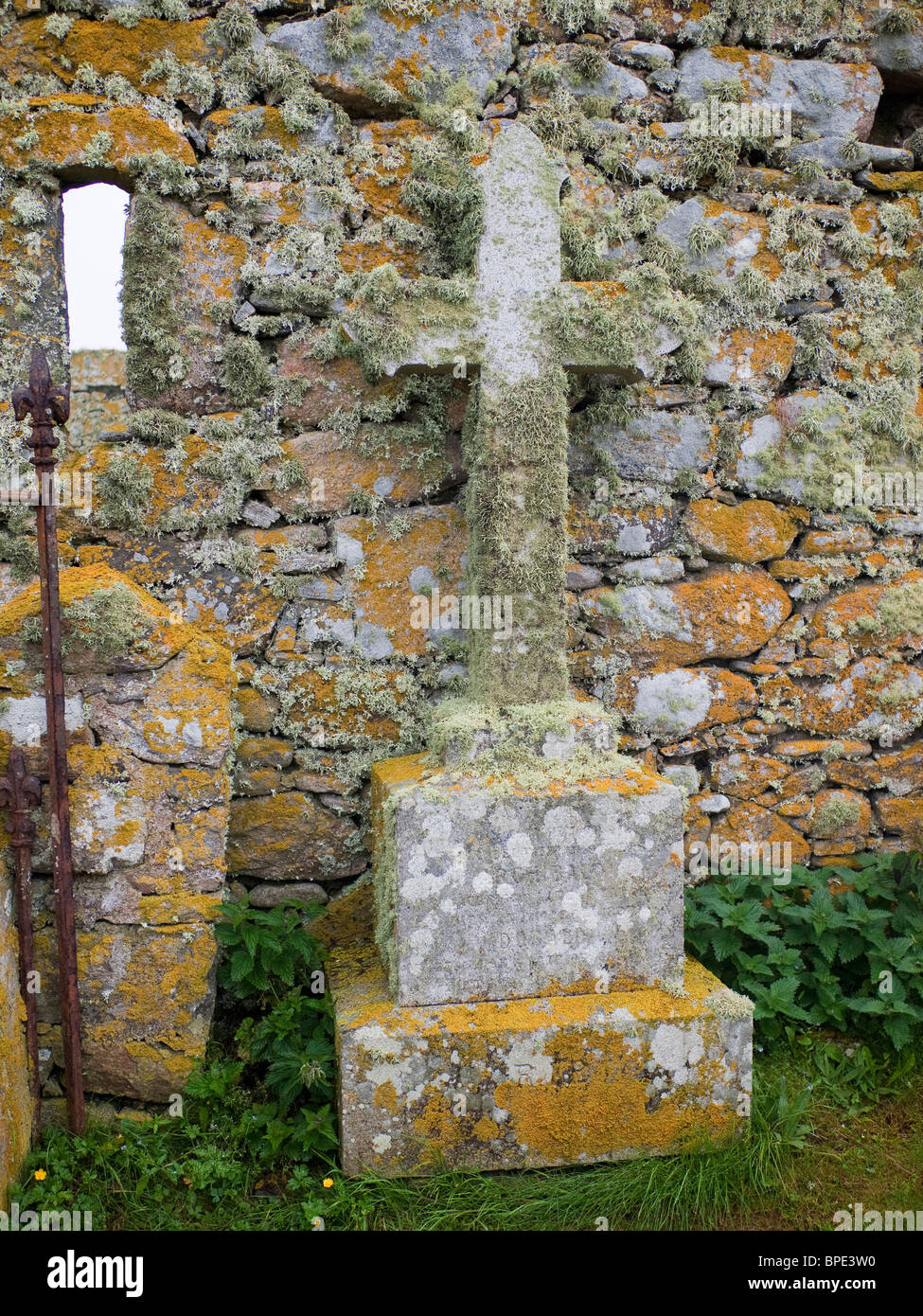 Stone Cross at Howmore, South Uist, Scotland Stock Photo - Alamy