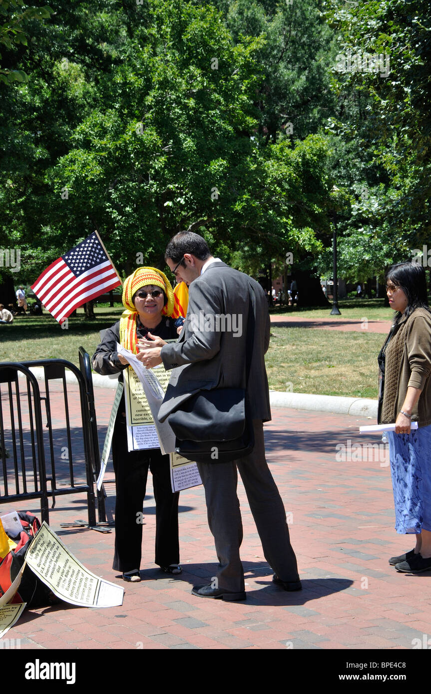 Protesters in front of White House, Washington DC, USA Stock Photo - Alamy