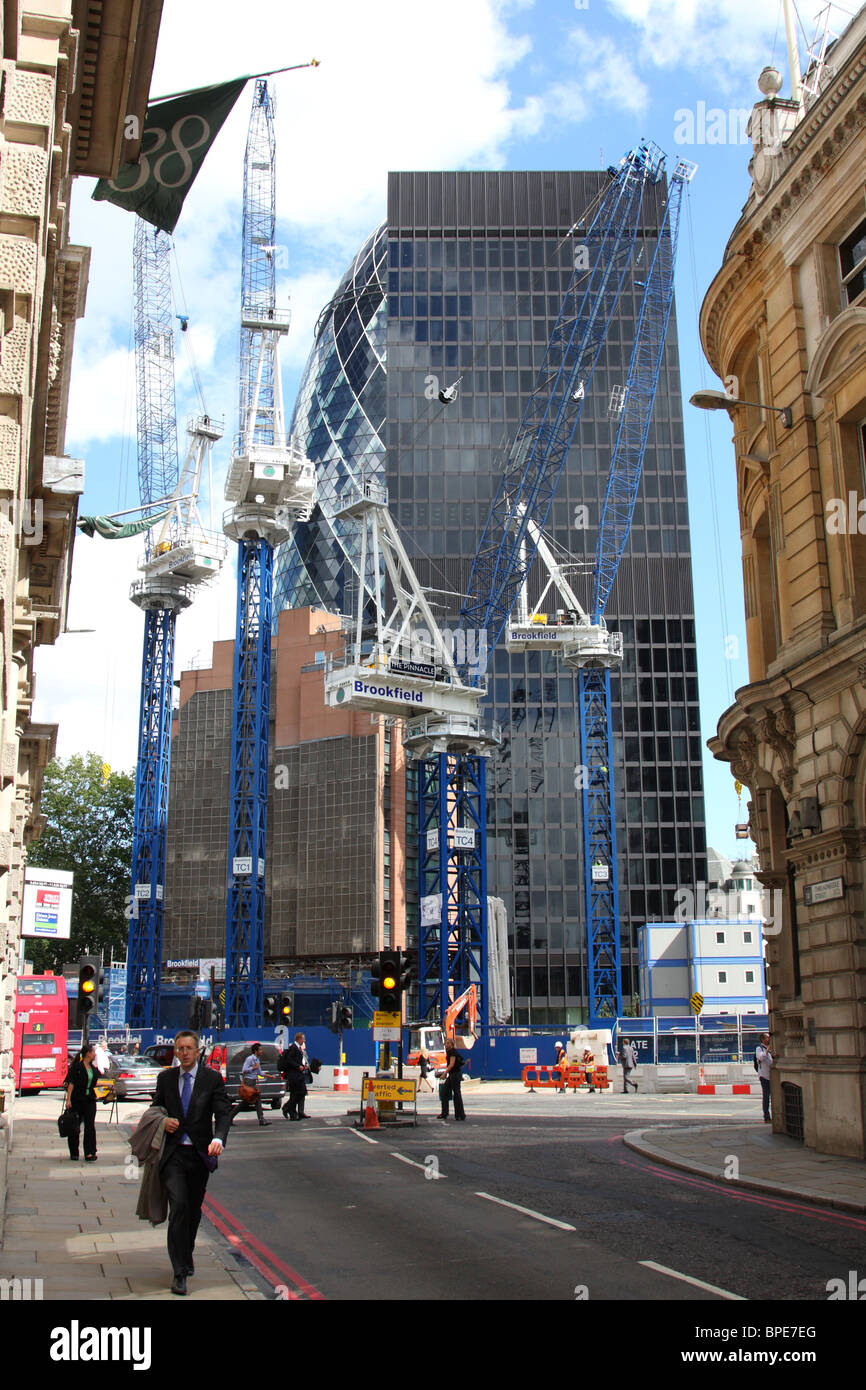 The Bishopsgate Tower (The Pinnacle) construction site in the City of ...