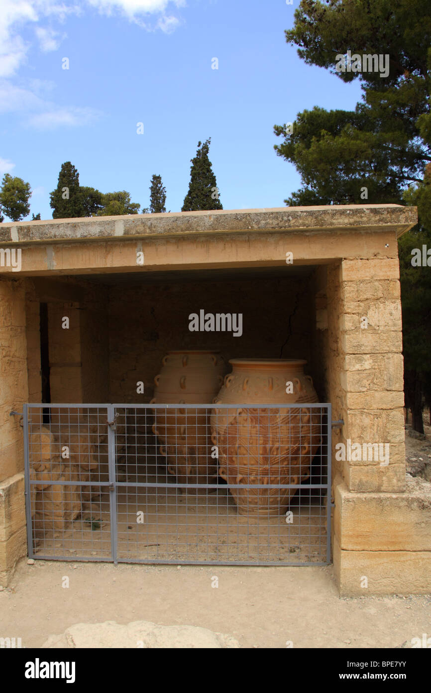 Magazines of the giant pithoi (storage jars), Palace of Knossos ...