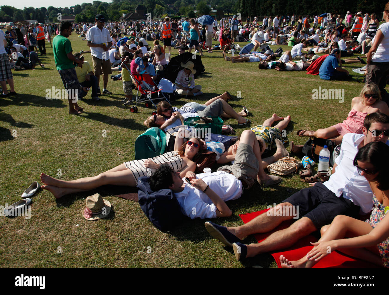 People queueing to get tickets for Wimbledon Championships 2010 Stock ...