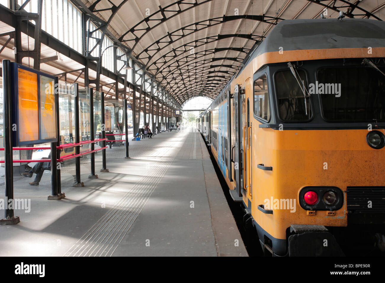 Haarlem railway station holland hi-res stock photography and images - Alamy
