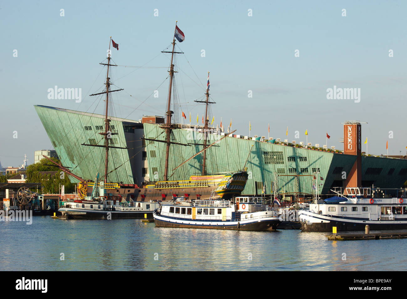 Nemo museum and the Amsterdam ship in Amsterdam Stock Photo - Alamy