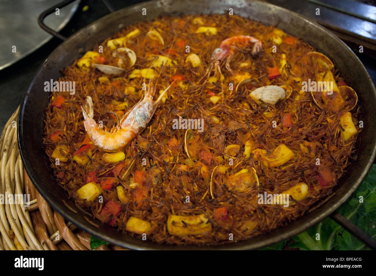 Traditional fideua hi-res stock photography and images - Alamy