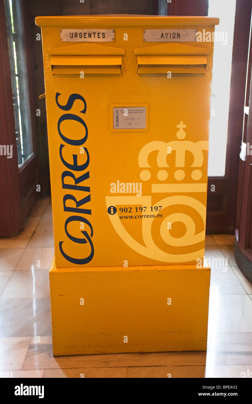 Main post office barcelona spain hi-res stock photography and images ...