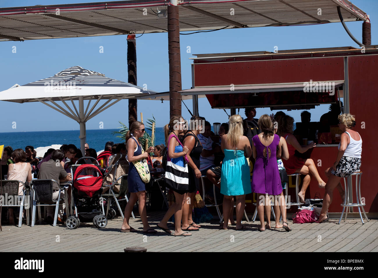 Barcelona Barcelona's beaches young crowd at the beach bar Stock Photo ...