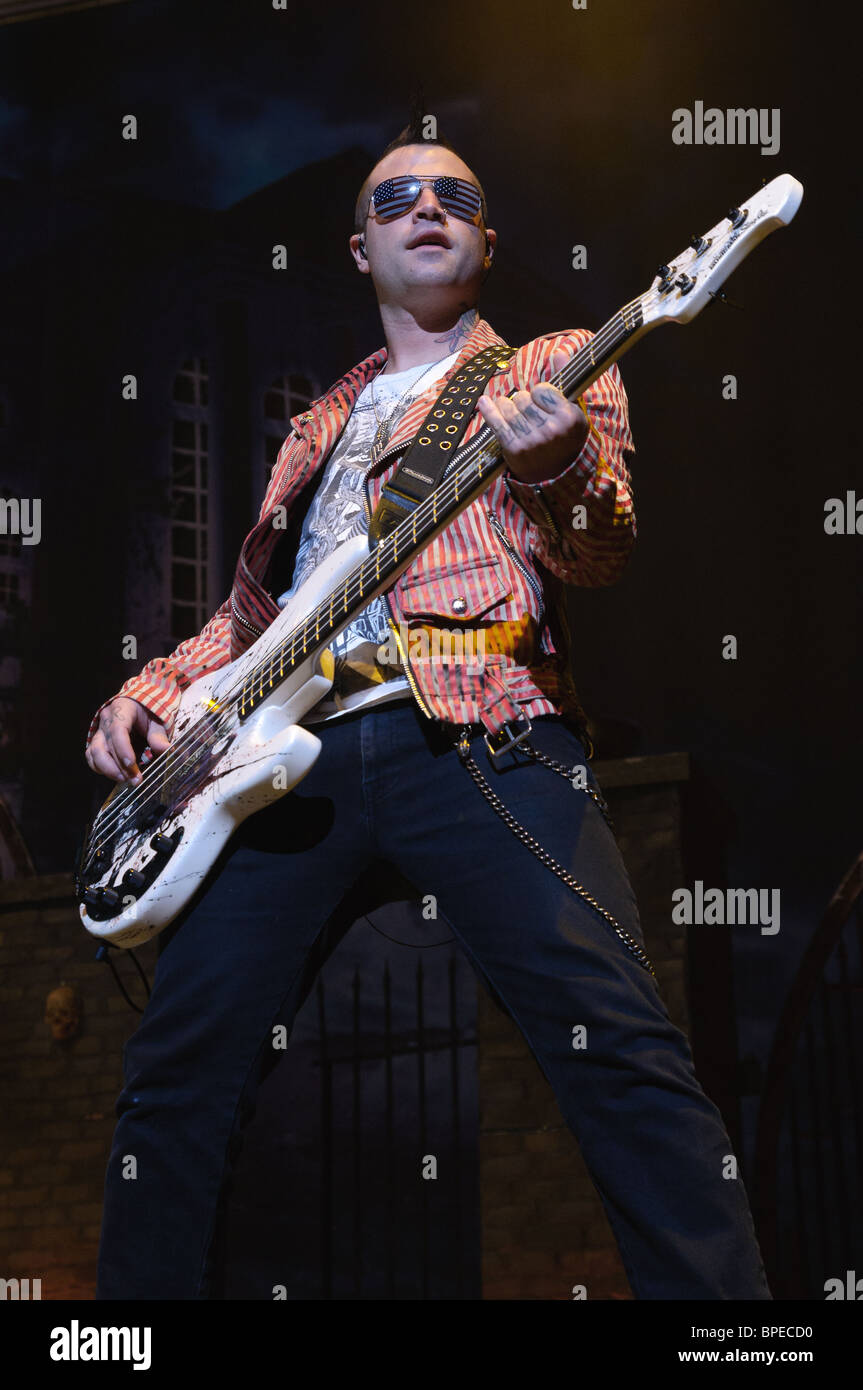 Avenged Sevenfold's Johnny Christ performing during the Rockstar Uproar ...