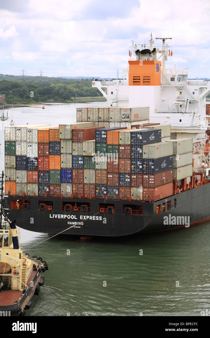 Container ship "Liverpool Express" arriving Southampton Container ...
