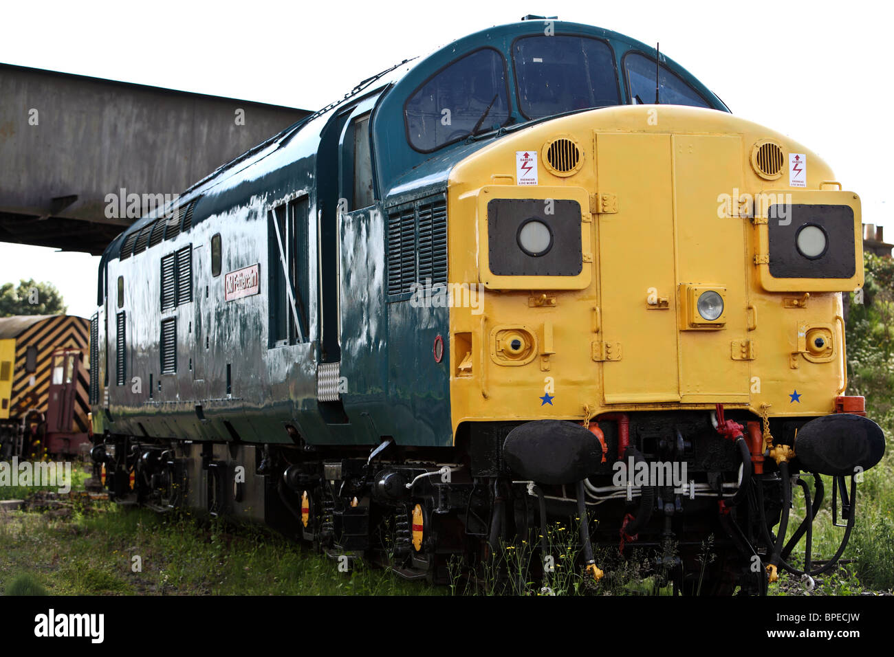 British rail class 37 locomotive hi-res stock photography and images ...