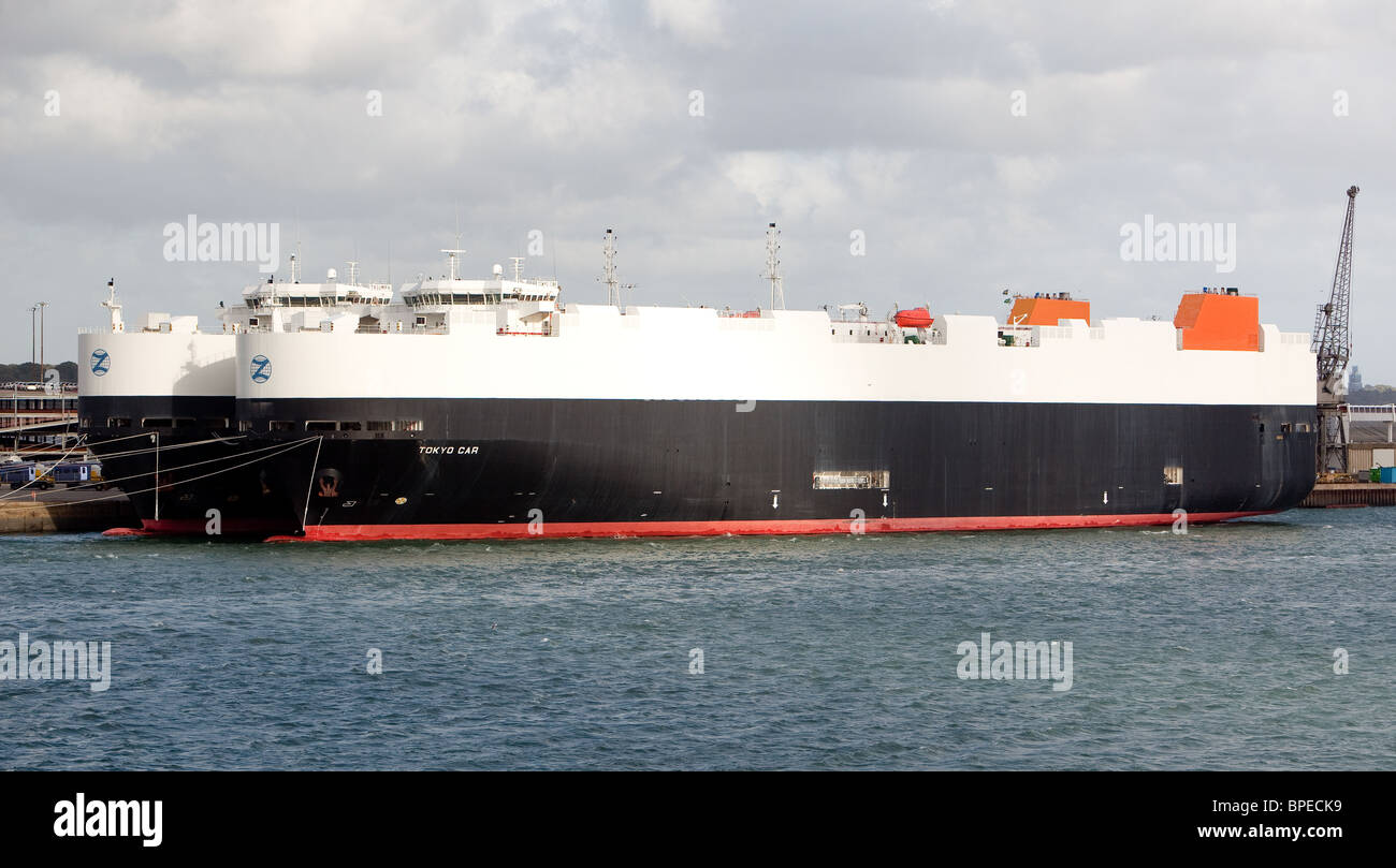 Car transporter southampton docks hi-res stock photography and images ...