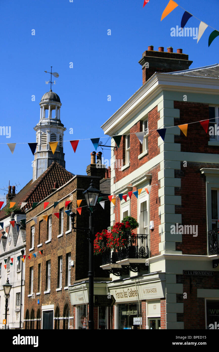 Rochester high street hi-res stock photography and images - Alamy