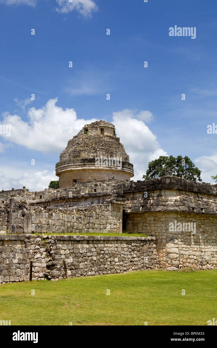 Ancient Mayan temple at Chichen Itza, Yucatan, Mexico Stock Photo - Alamy