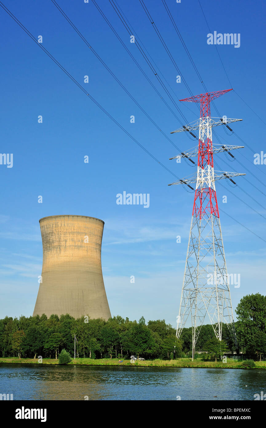High voltage pylon and cooling tower of the Electrabel power station ...